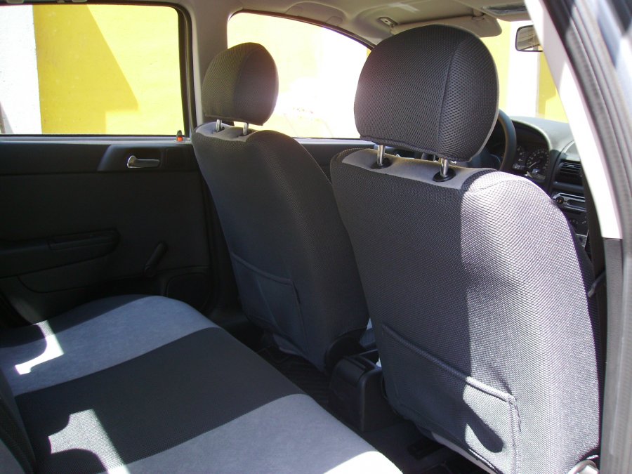 Galerie foto huse auto personalizate Opel