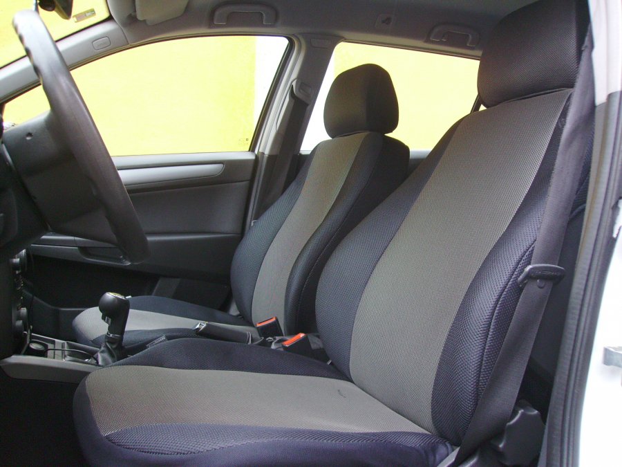 Galerie foto huse auto personalizate Opel