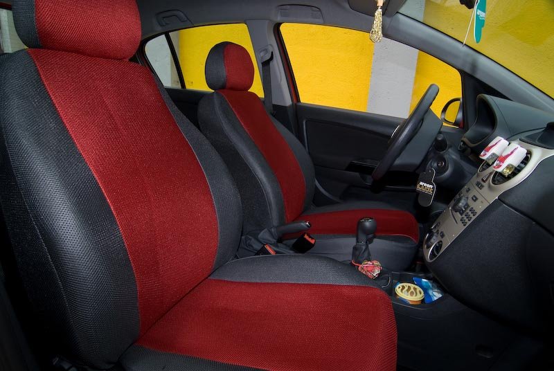 Galerie foto huse auto personalizate Opel